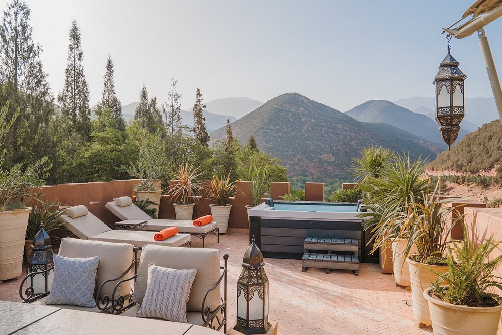 Kasbah Tamadot - Explore Travel